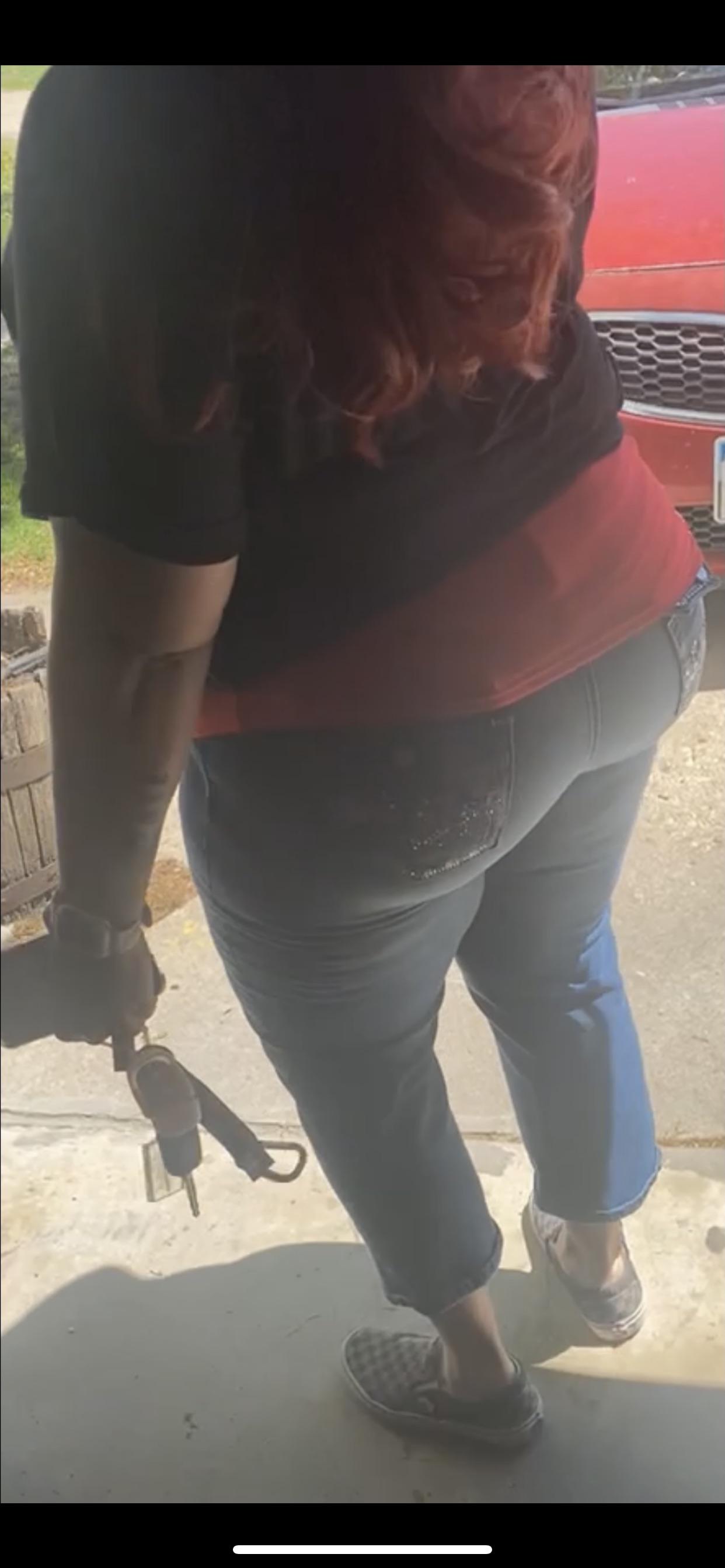 Damn Mom🤤 Scrolller