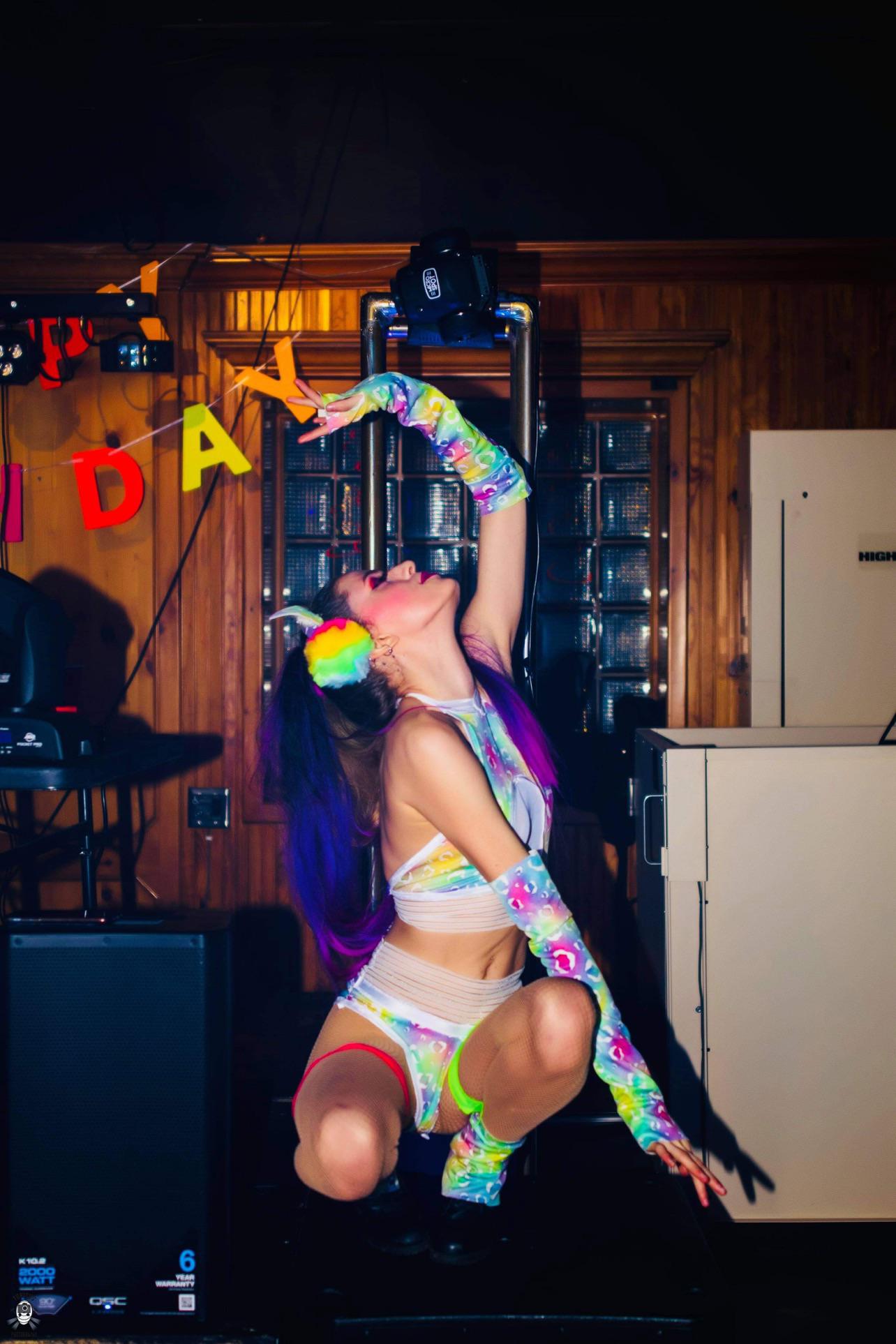 Dance with me?:) | Scrolller