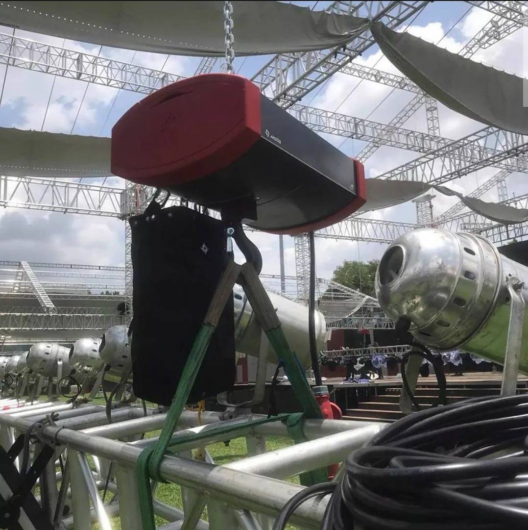 Dangerous rigging from an instagram account promoting their motors. | Scrolller