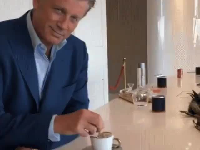 Daniel Craig as Pierce Brosnan | Scrolller