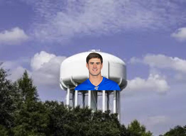Daniel Jones on a water tower | Scrolller