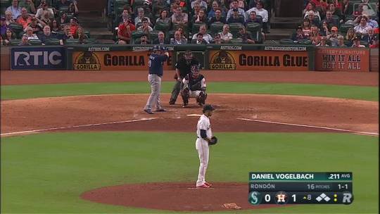 Daniel Vogeldong destroys a pitch for his first career grand slam! | Scrolller