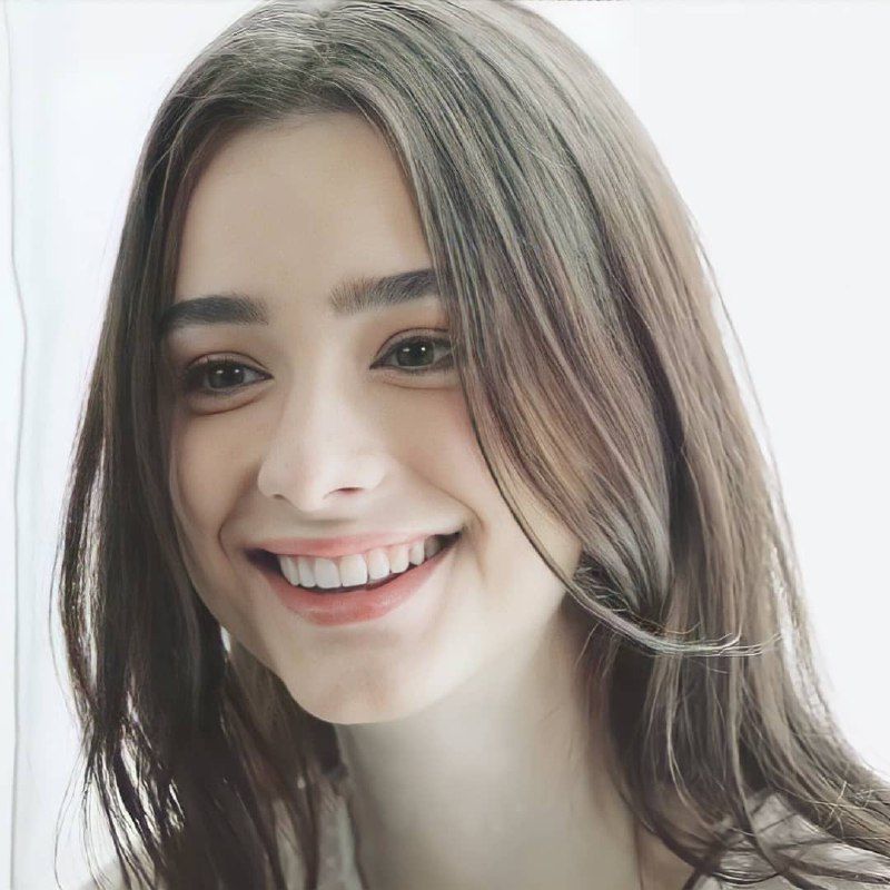 Dasha Taran | Scrolller