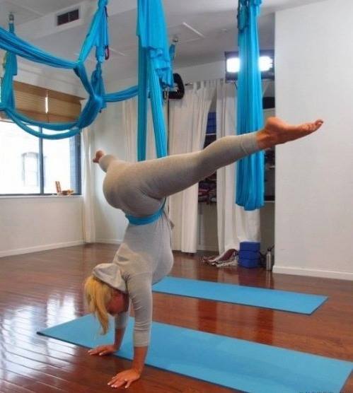 Dat center of gravity | Scrolller