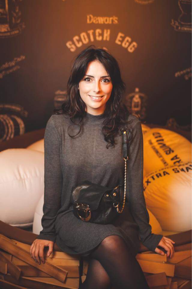 De repente apetece-me whisky. | Scrolller