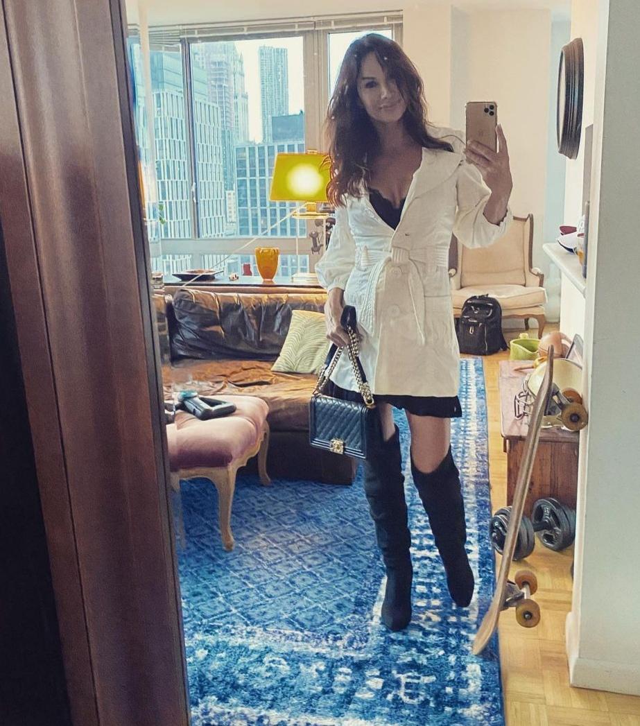 Debbe Dunning, 54 | Scrolller