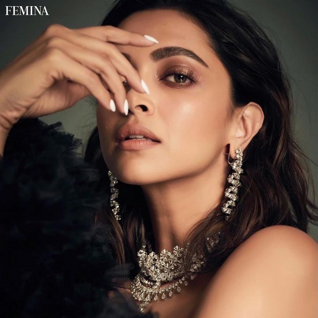 Deepika Padukone and her slutty expressions | Scrolller