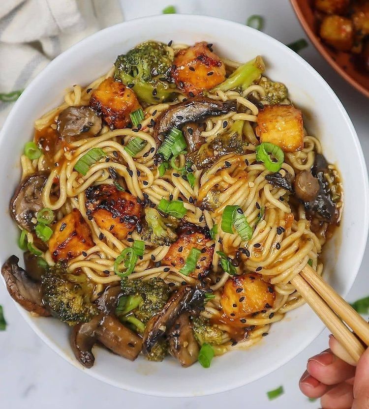 Delicious saucy noodles with crispy tofu | Scrolller