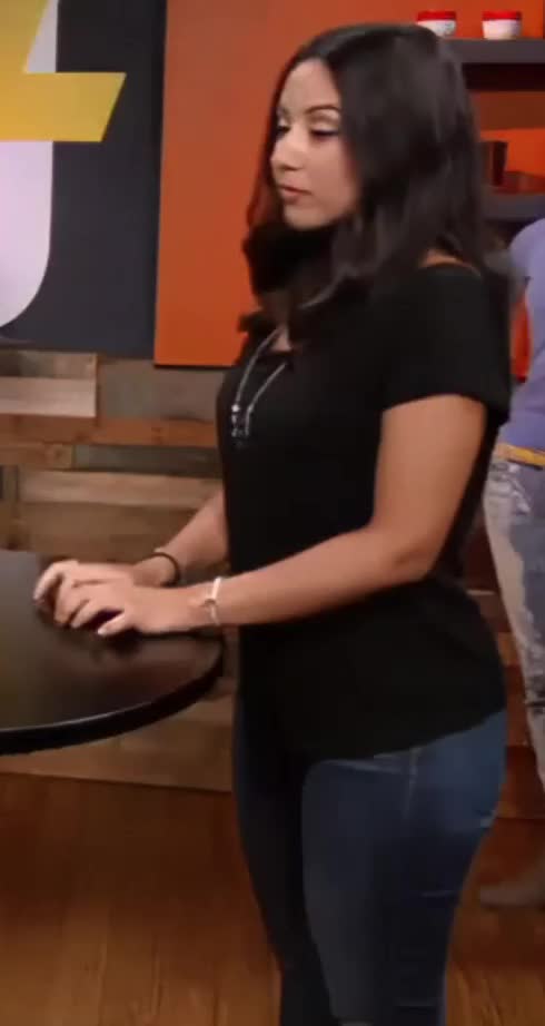 Dena Takruri, the hip queen. Lord have mercy... | Scrolller