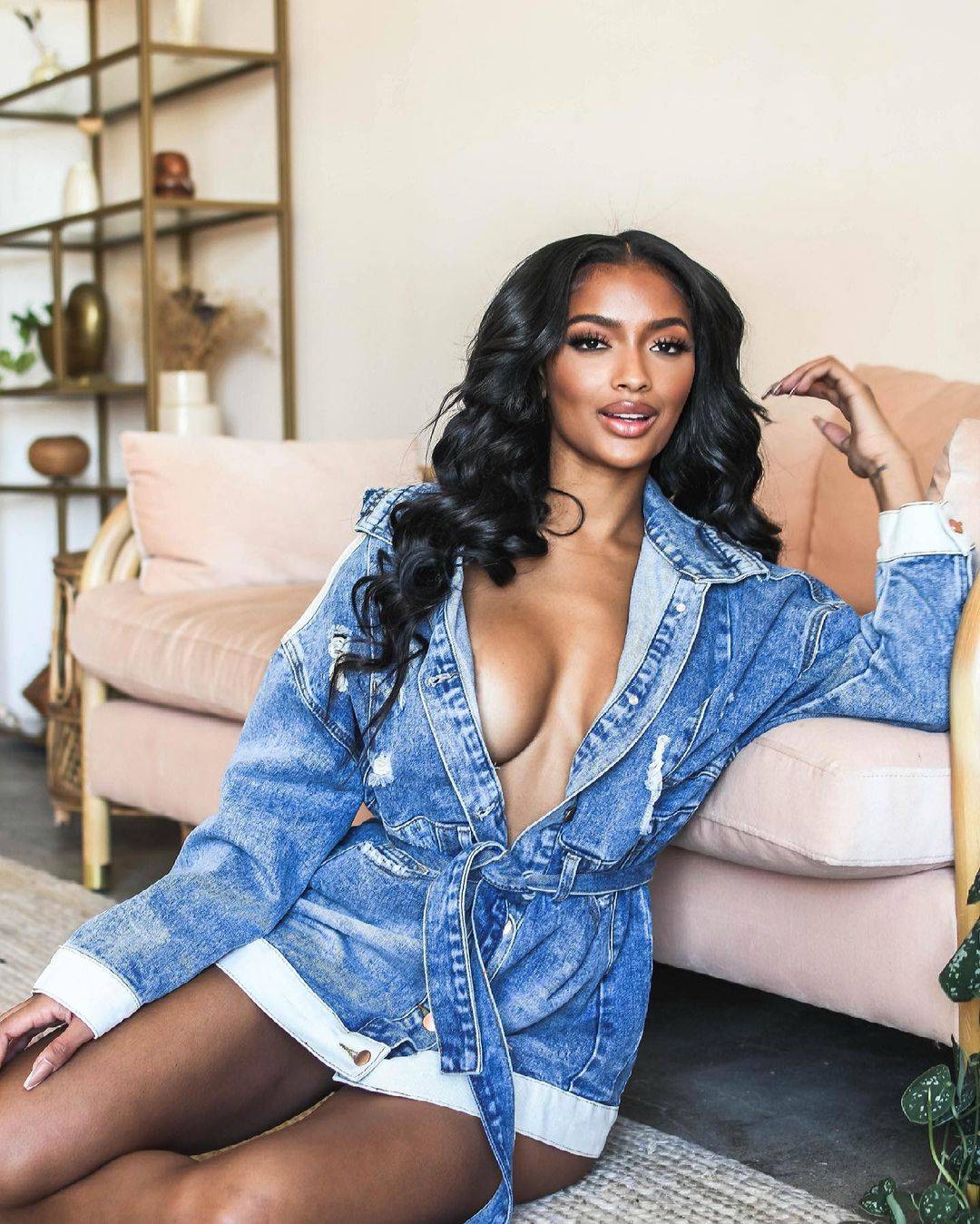 Denim Cleavage on Display | Scrolller