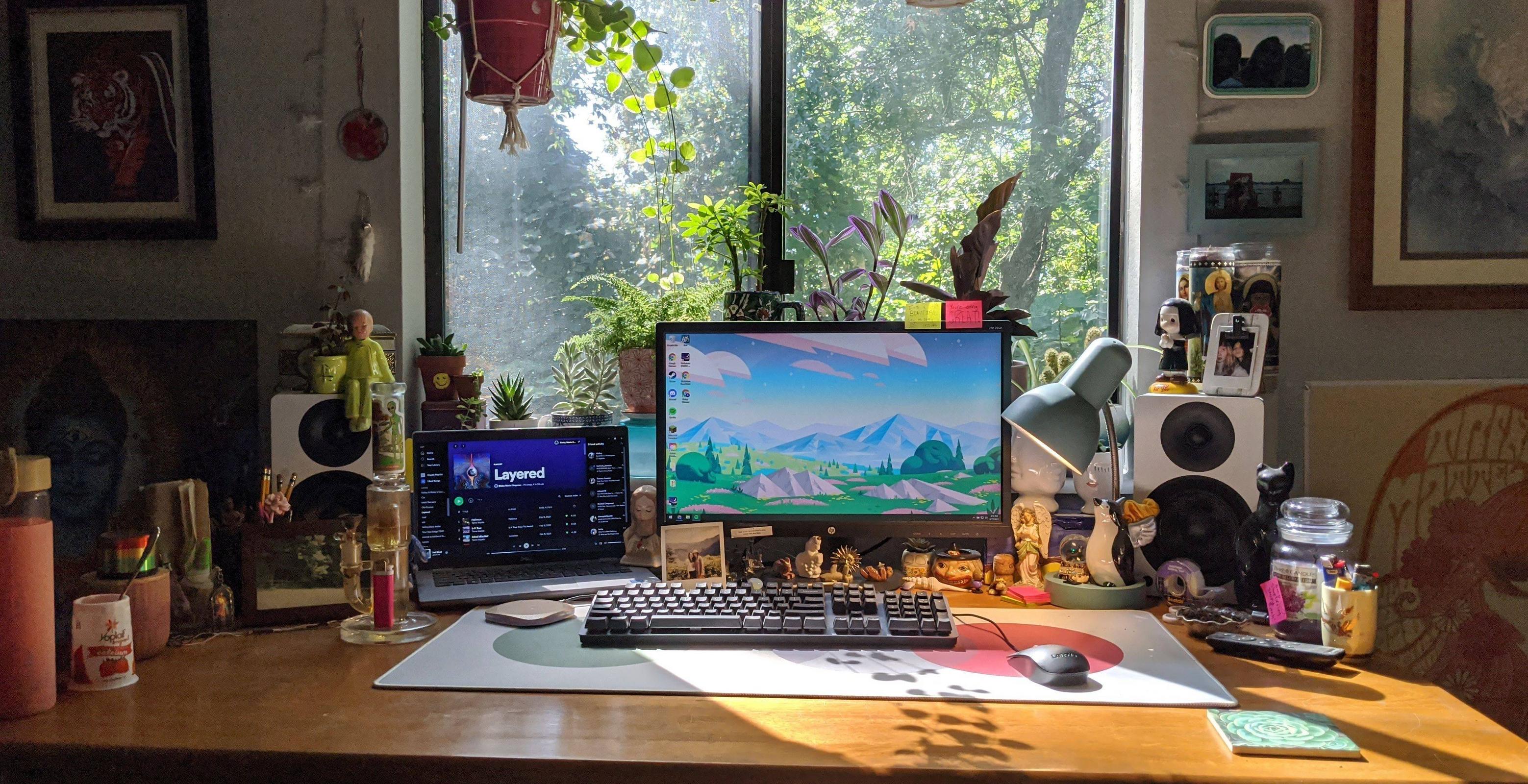 Desk setup update | Scrolller