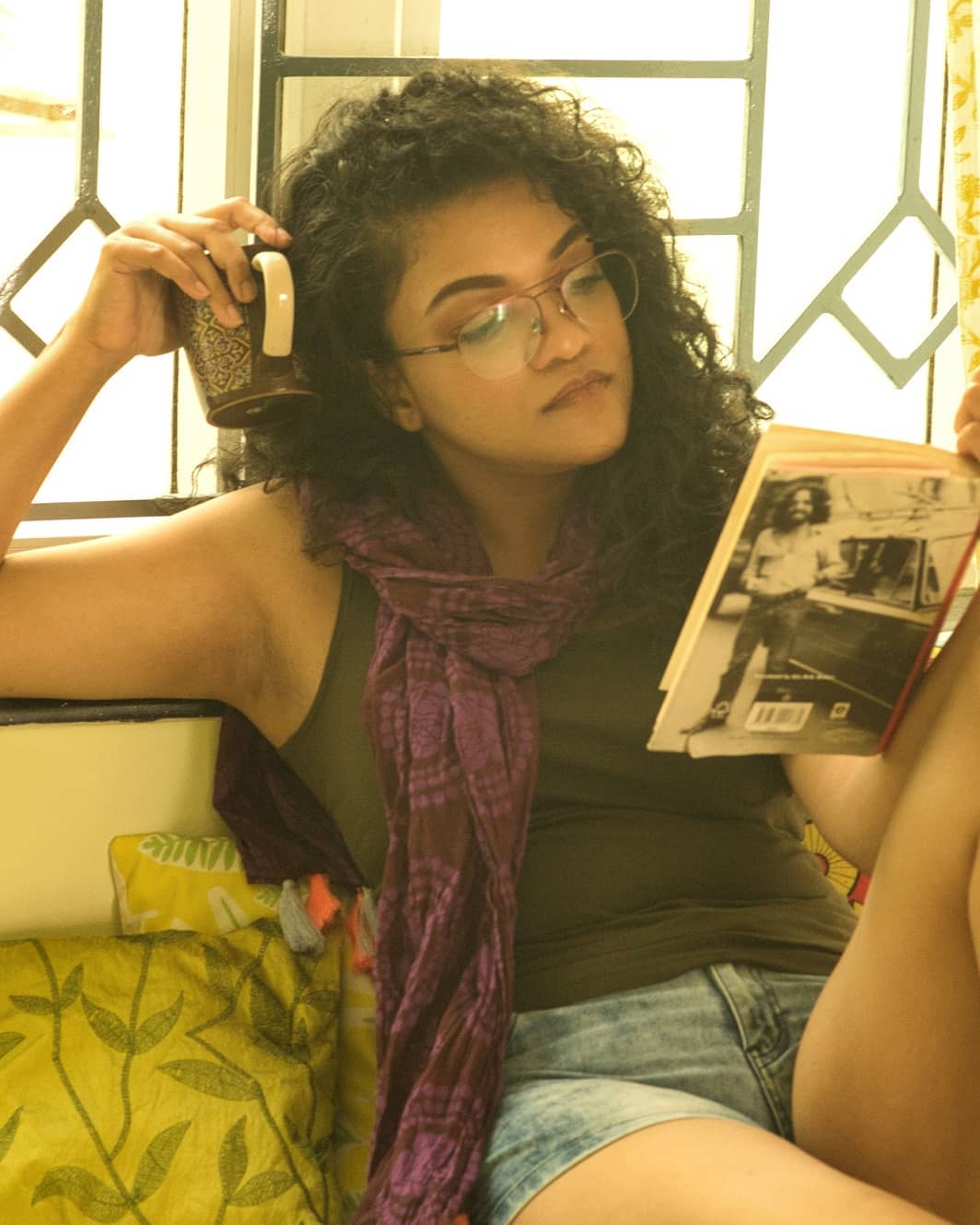 Devi Sheker | Scrolller