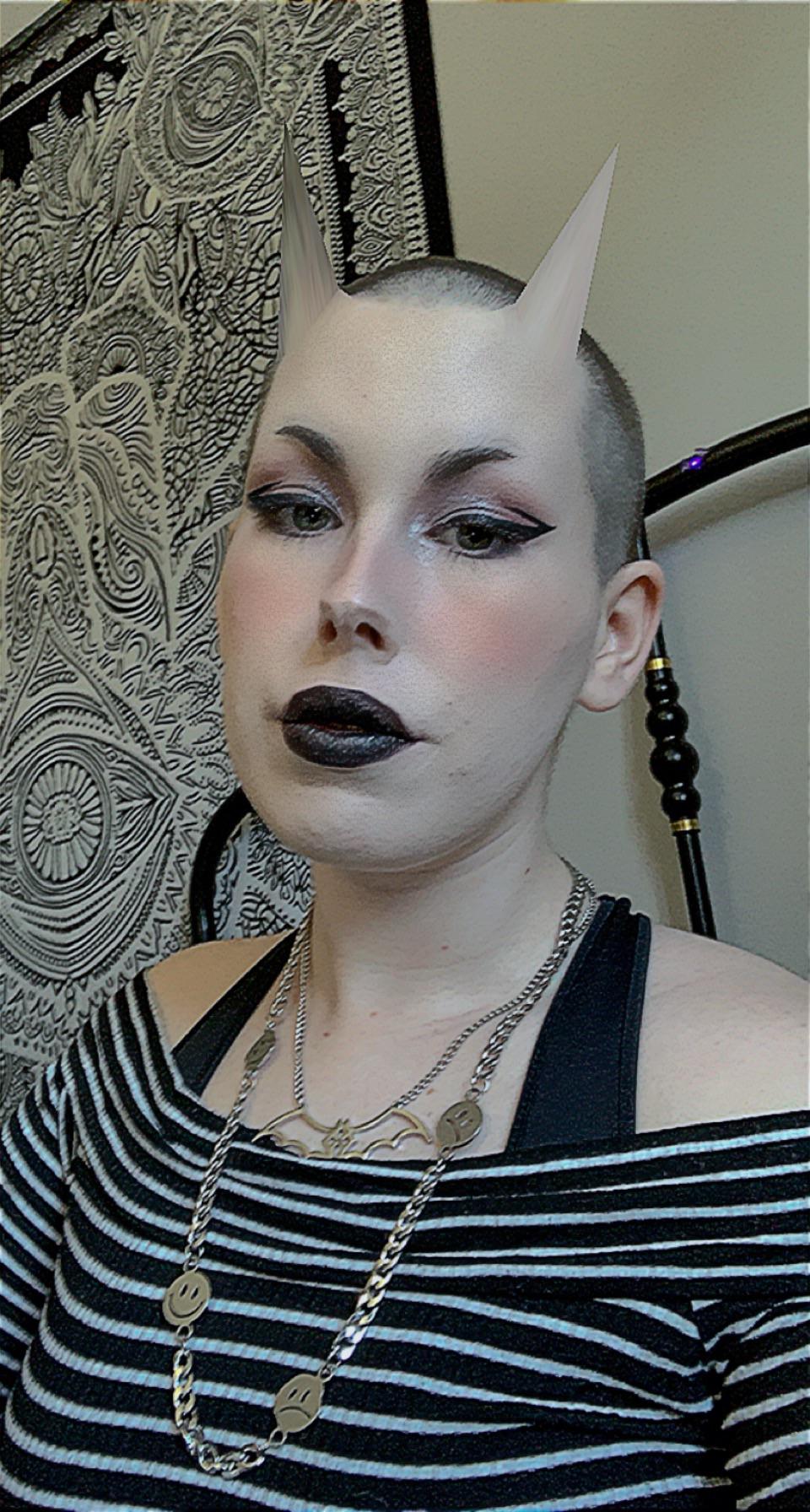 Devil in black lipstick 💋🖤 | Scrolller