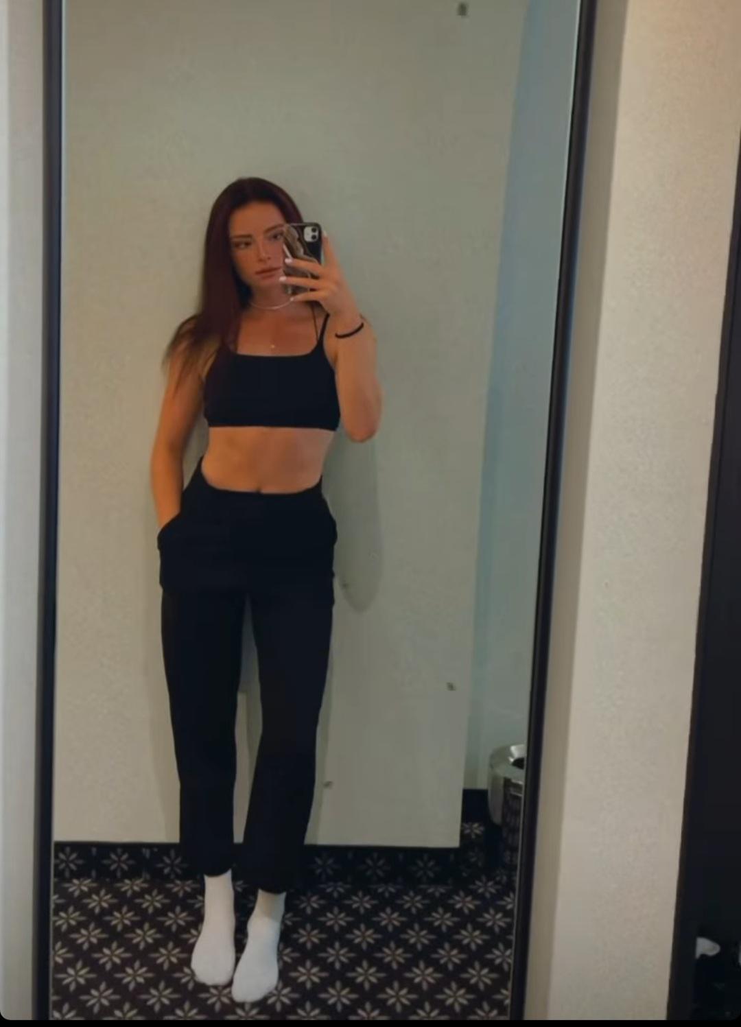 Diese Beine 🙏 | Scrolller