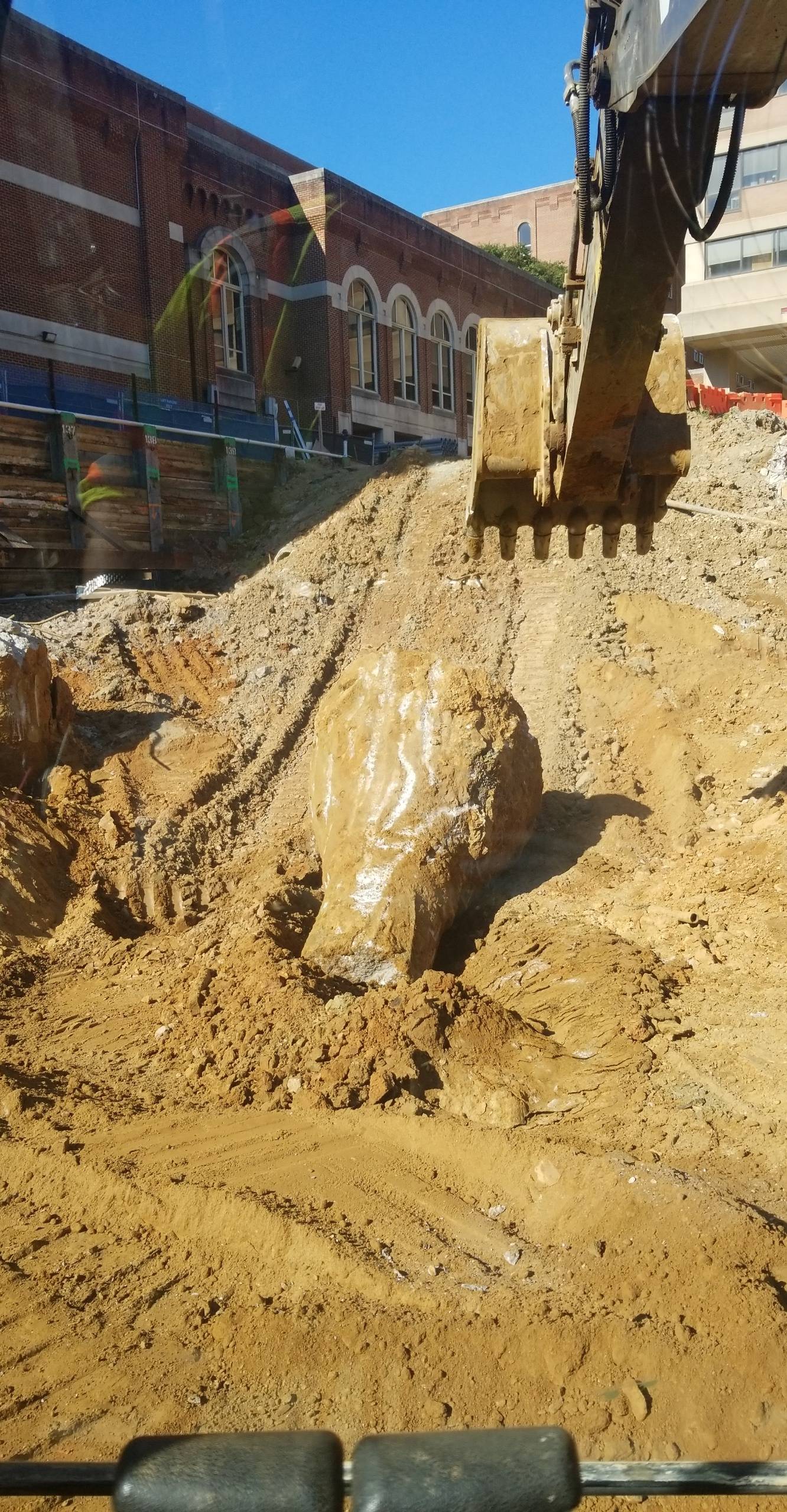 Digging out caissons | Scrolller