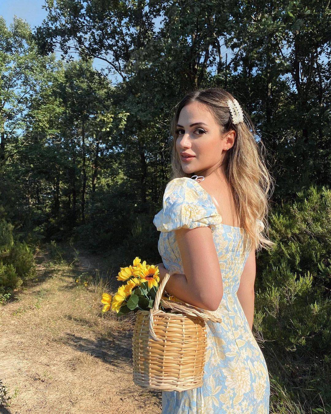 Dilara Hayıroğlu | Scrolller