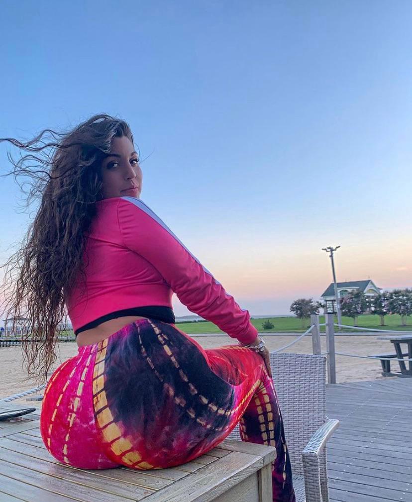 Dimelo 🍑💖 | Scrolller