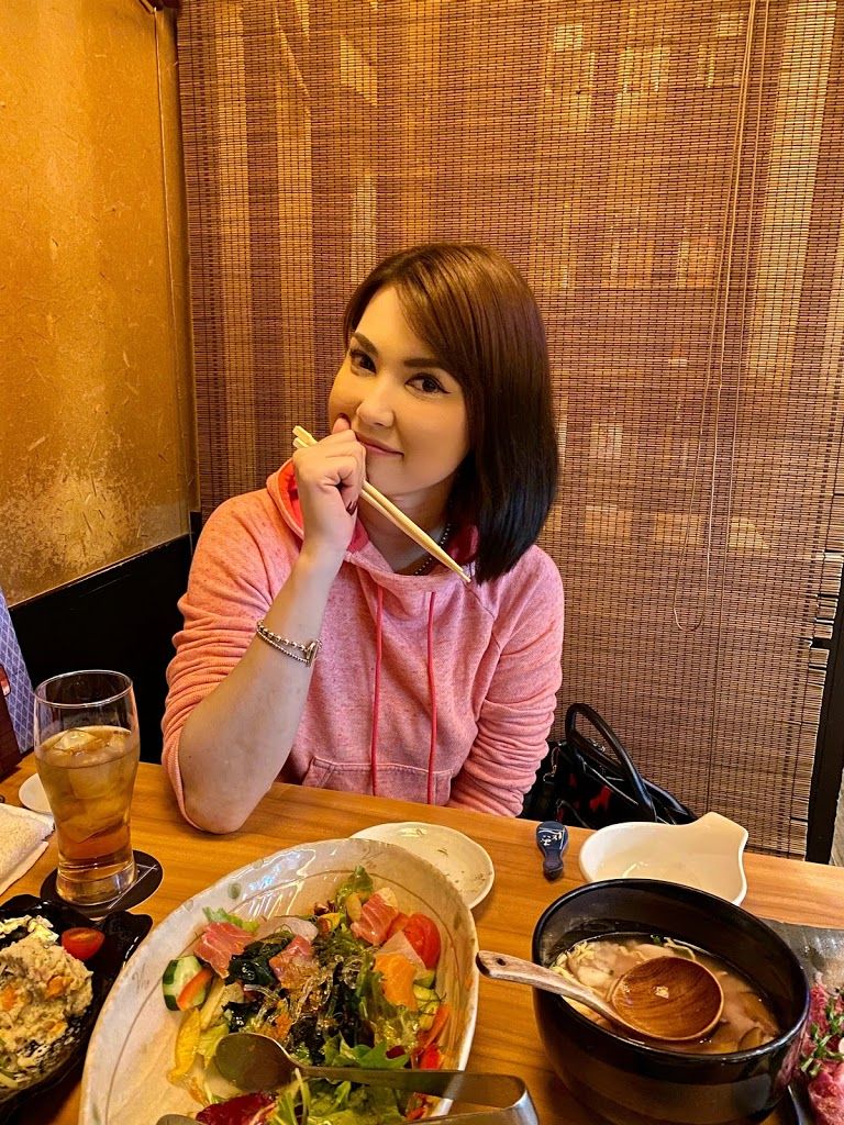 Dinner with Maria Ozawa | Scrolller