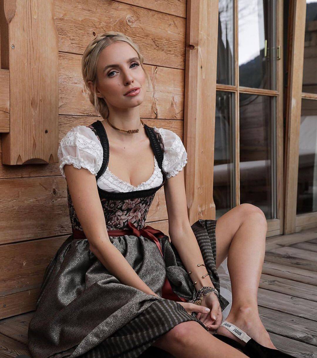 Dirndl | Scrolller
