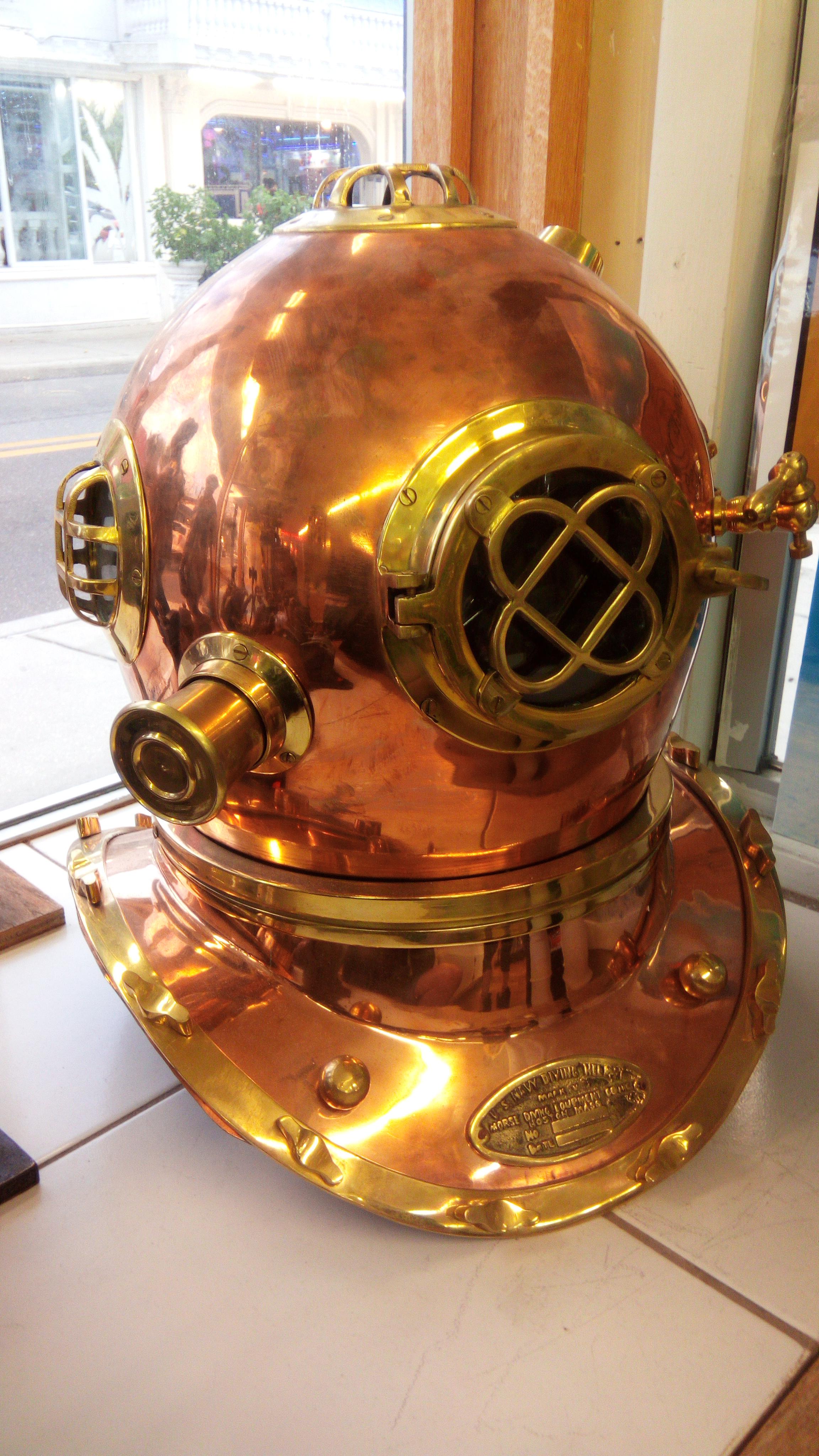 Diving Helmet, interesting story. | Scrolller
