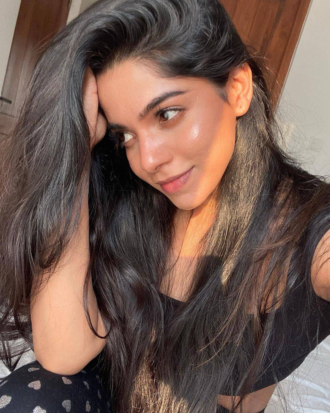 Divya Bharathi | Scrolller