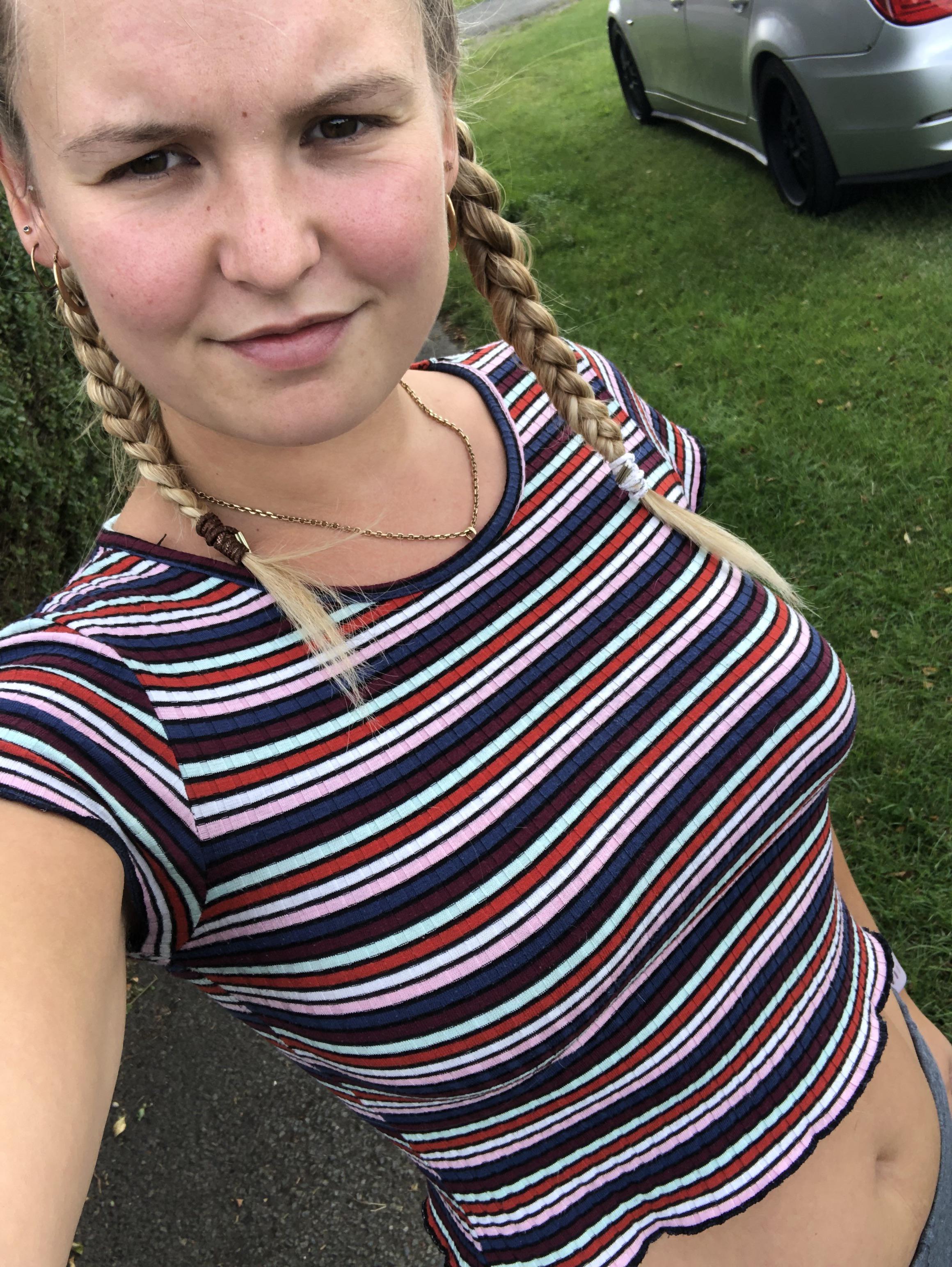 Do I look cute with pig tails? | Scrolller