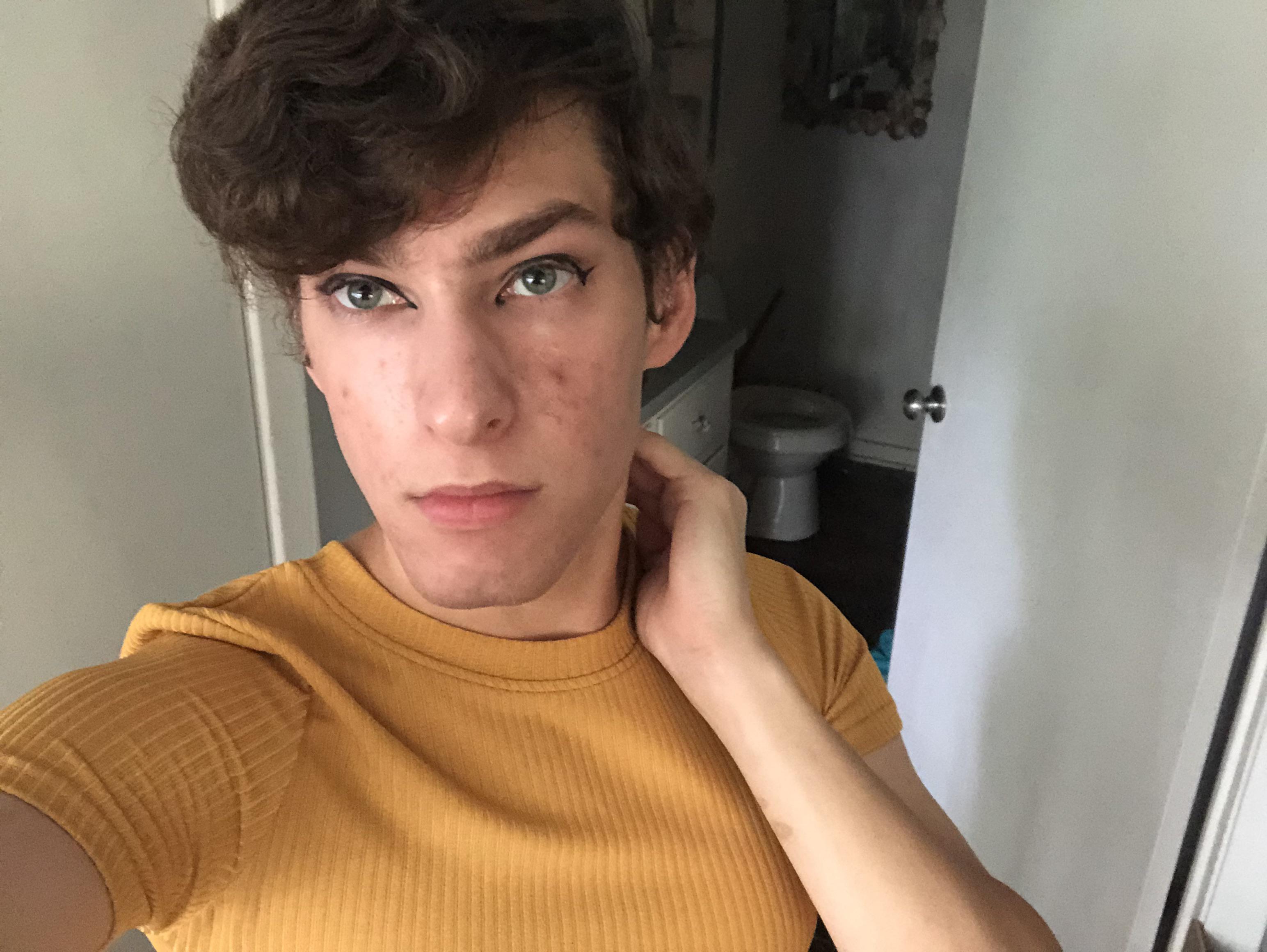 Do I look feminine enough | Scrolller