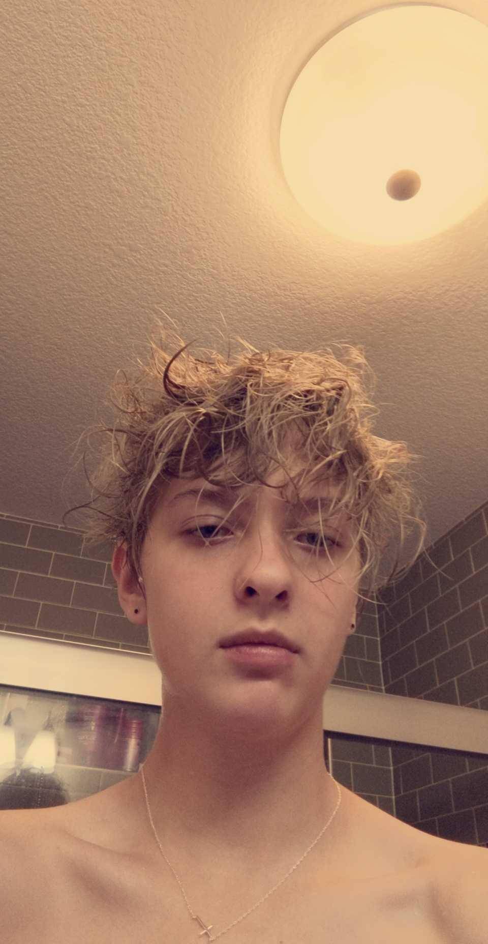 Do I pass? Age? What name do I look like? Tips? (Plz be honest-pre everything) | Scrolller