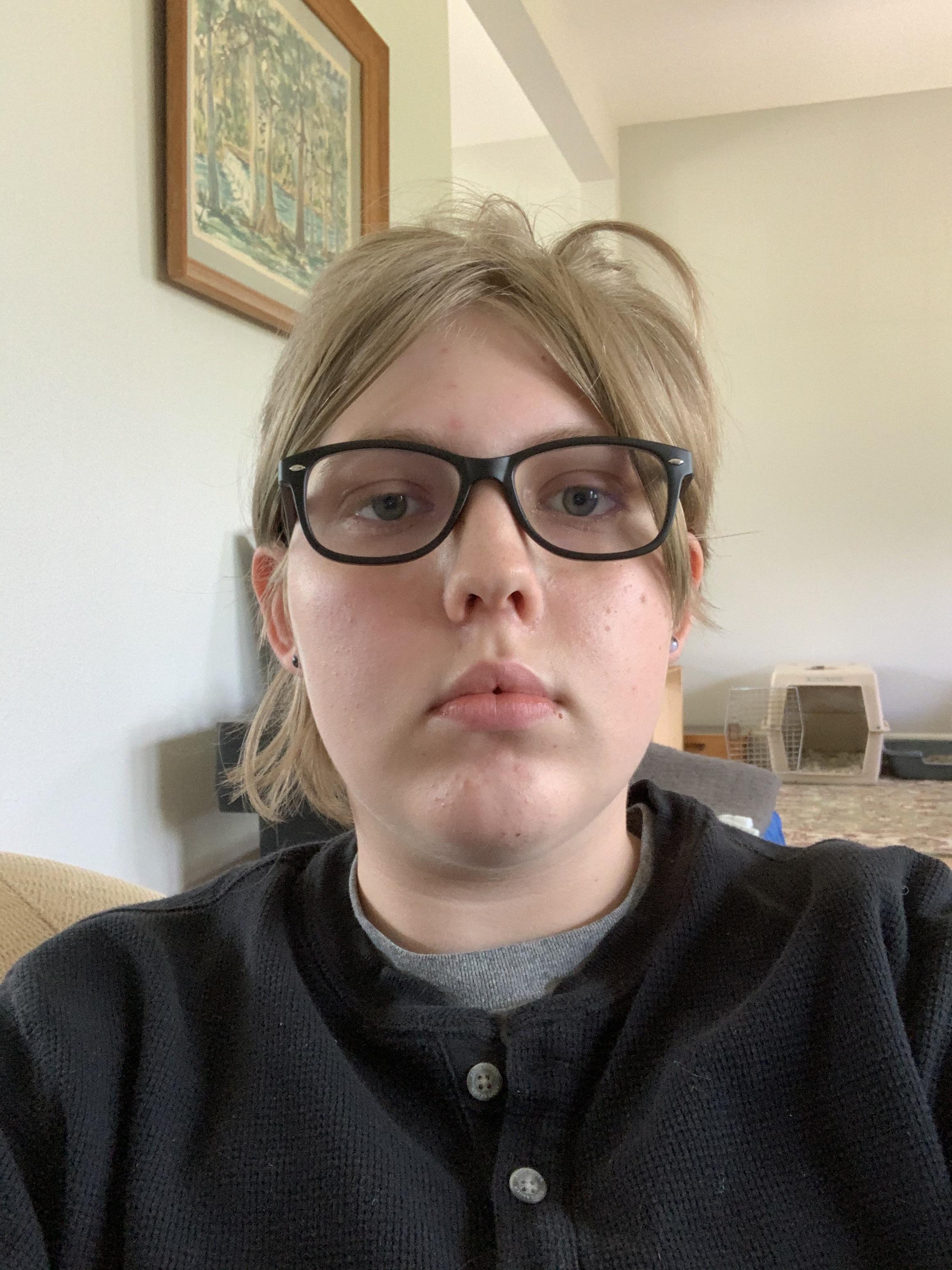 Do I pass as non-binary masc? | Scrolller