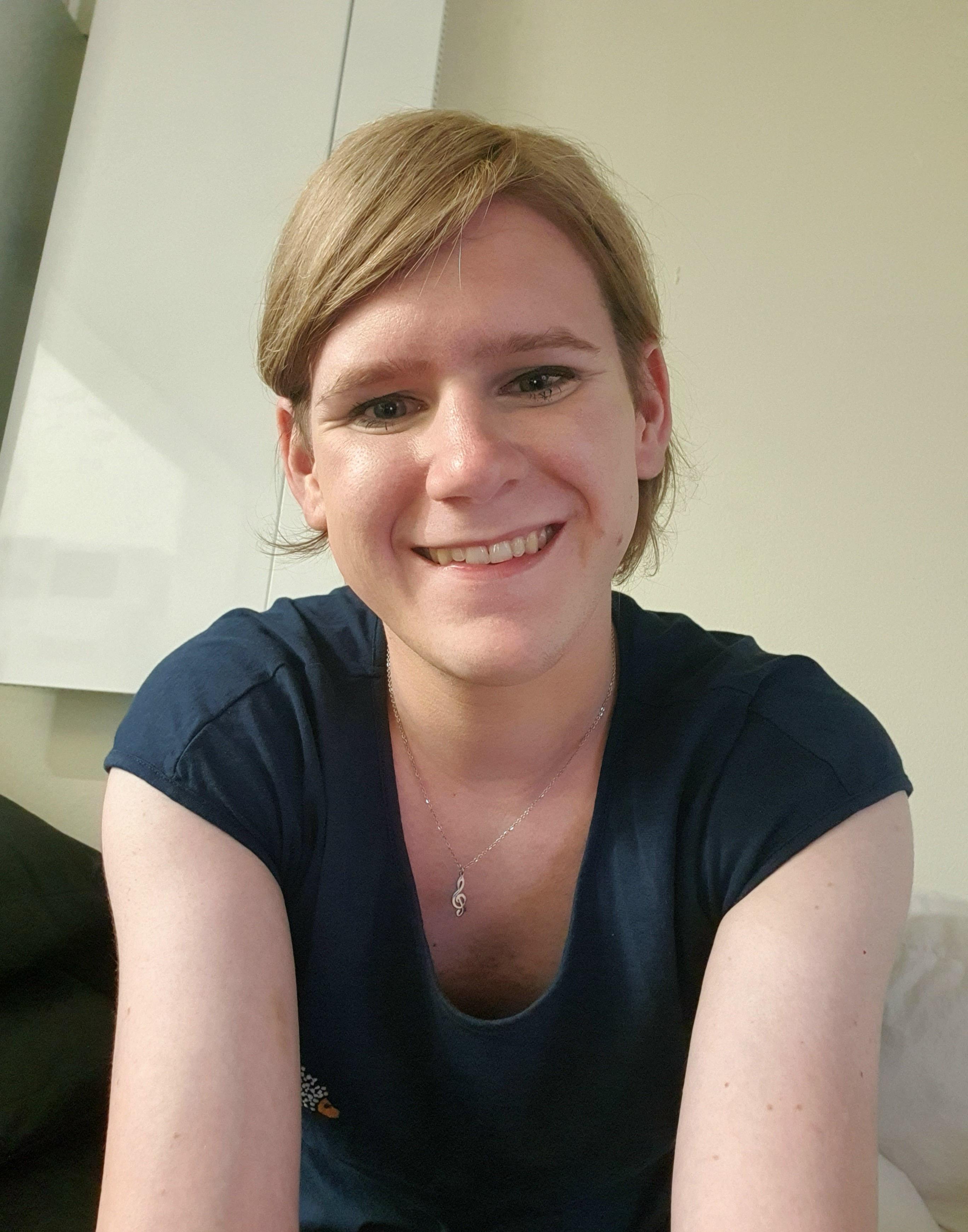 Do i pass on this pic? | Scrolller