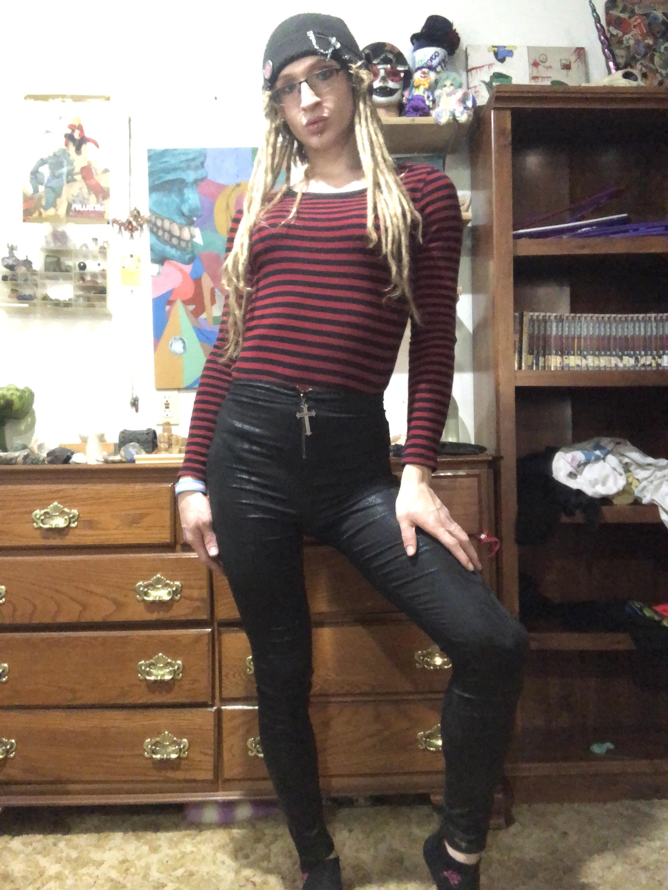 Cute new pants! | Scrolller