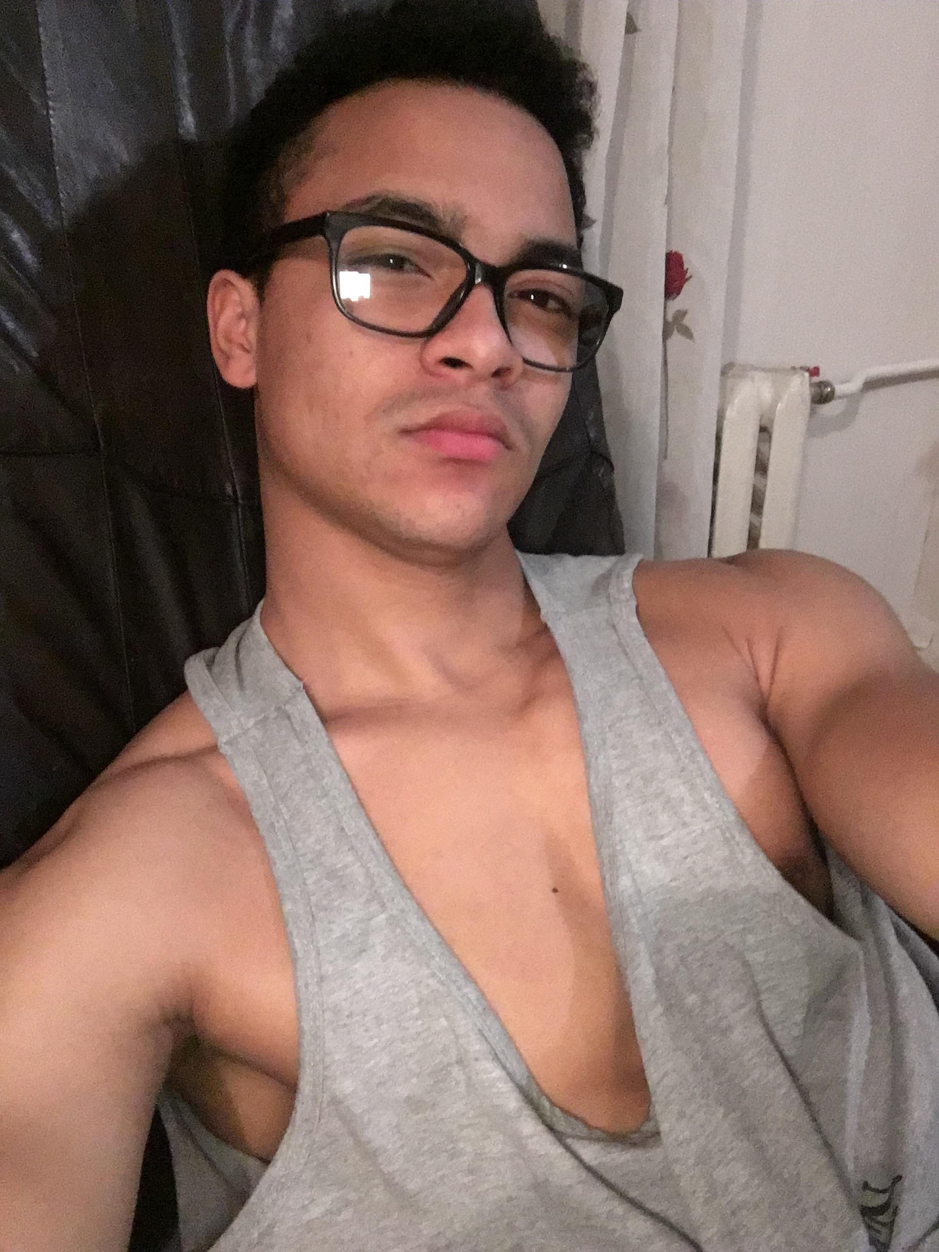 Do u like what u see this ? | Scrolller