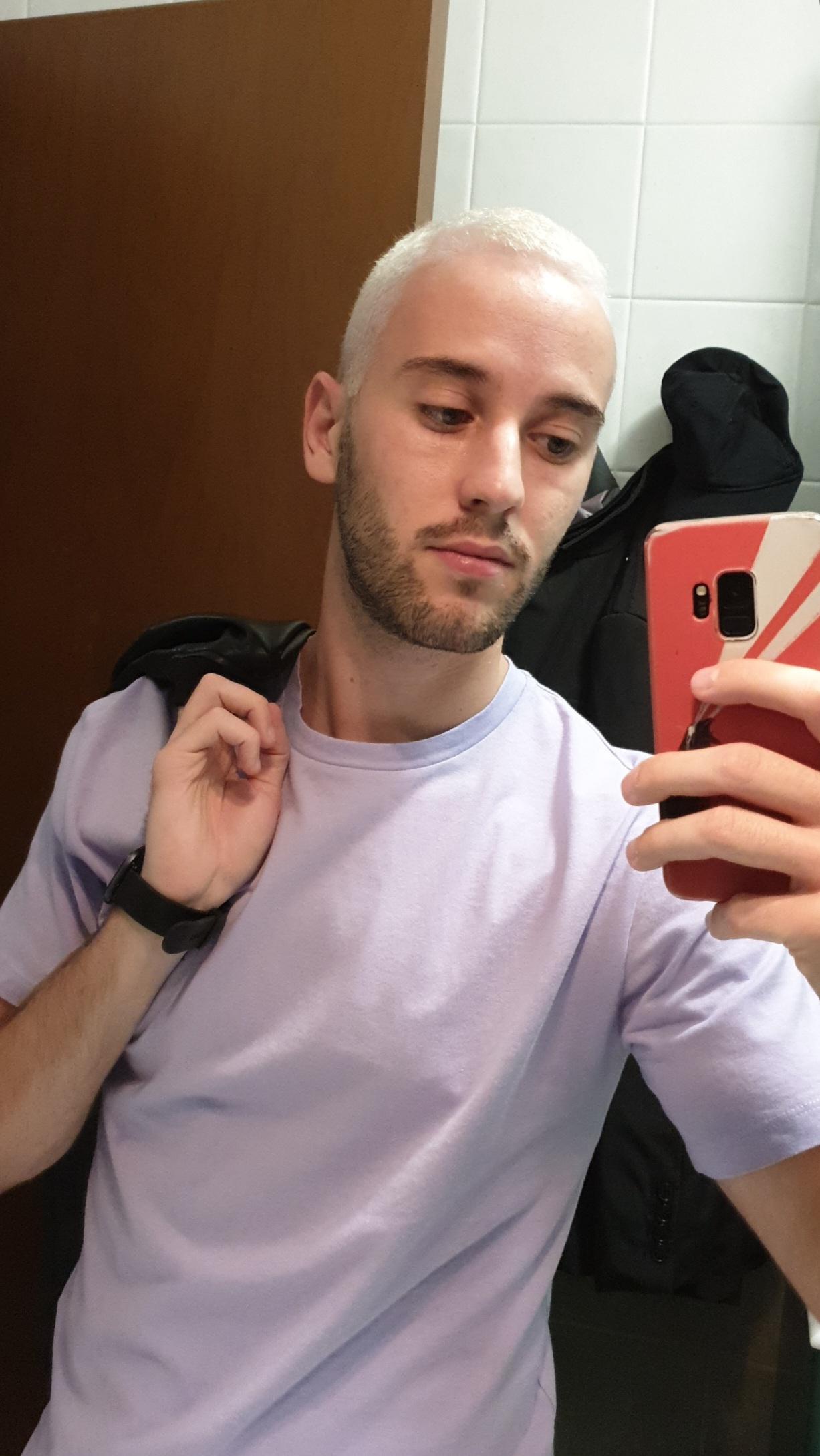 Do you guys like my new color? 🤍 | Scrolller