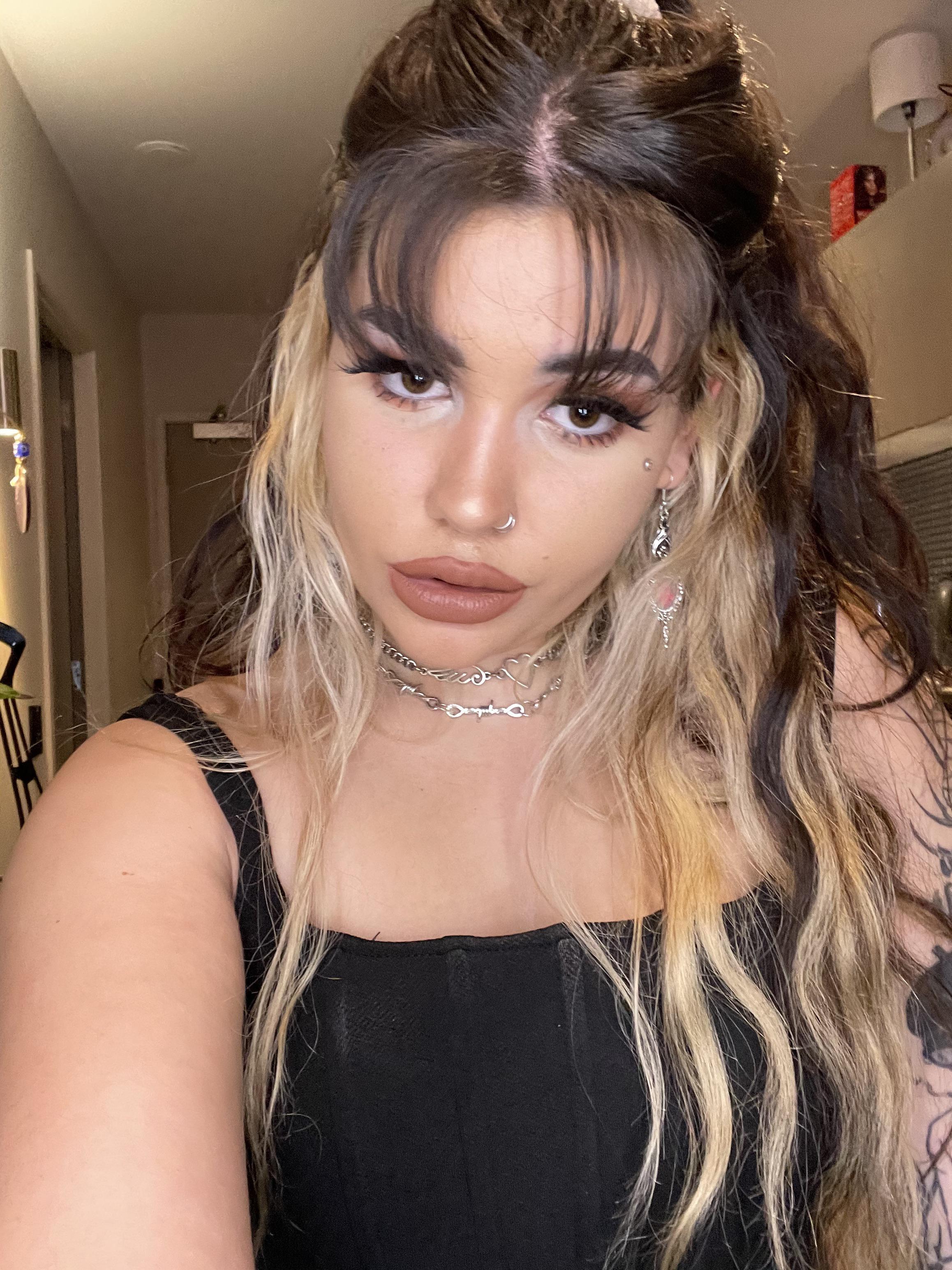 Do you like alternative girls ? | Scrolller