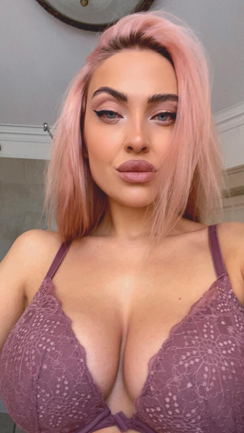 Like big boobs | Scrolller