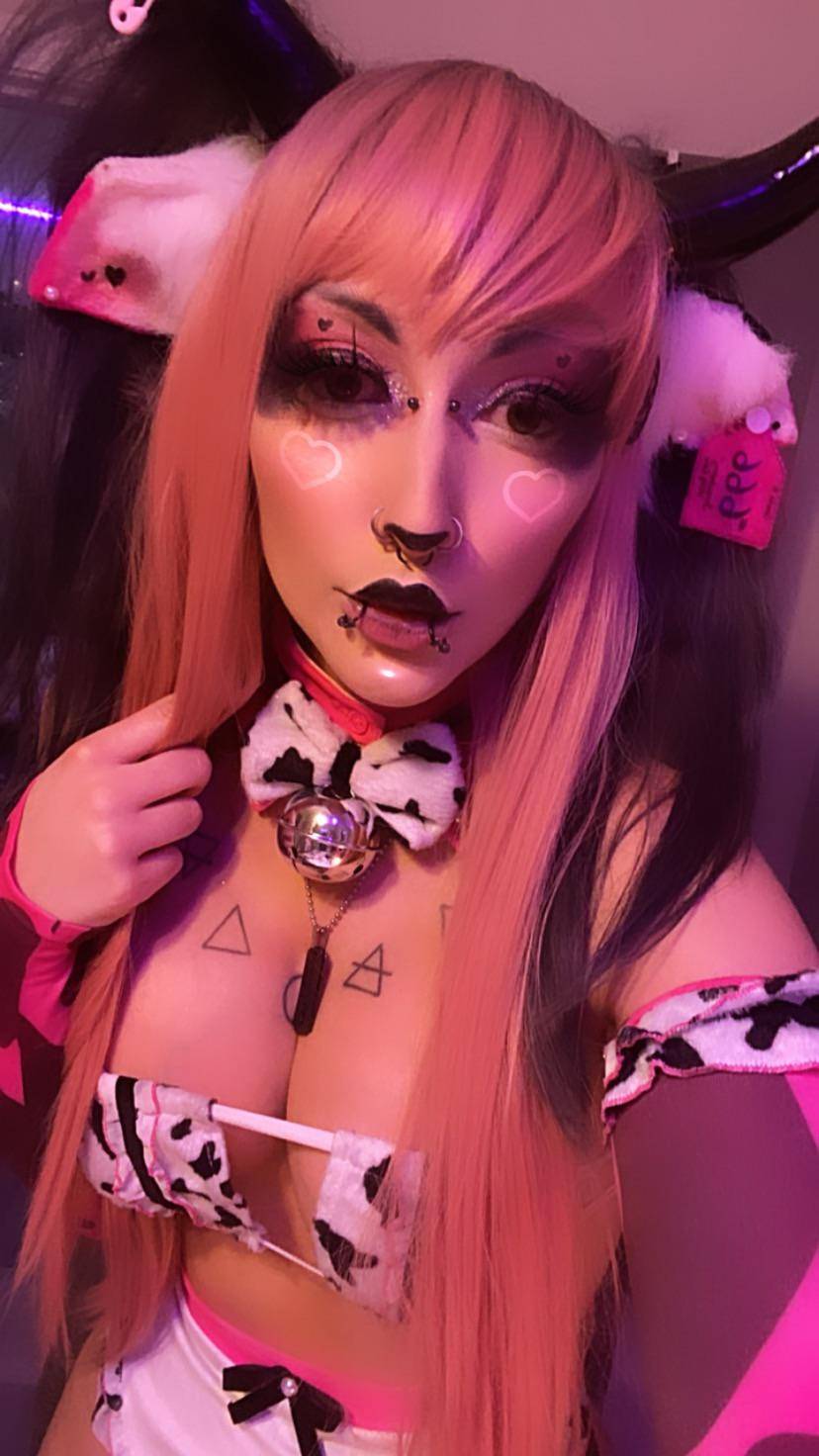 Do you like cow girls? 🤍 | Scrolller