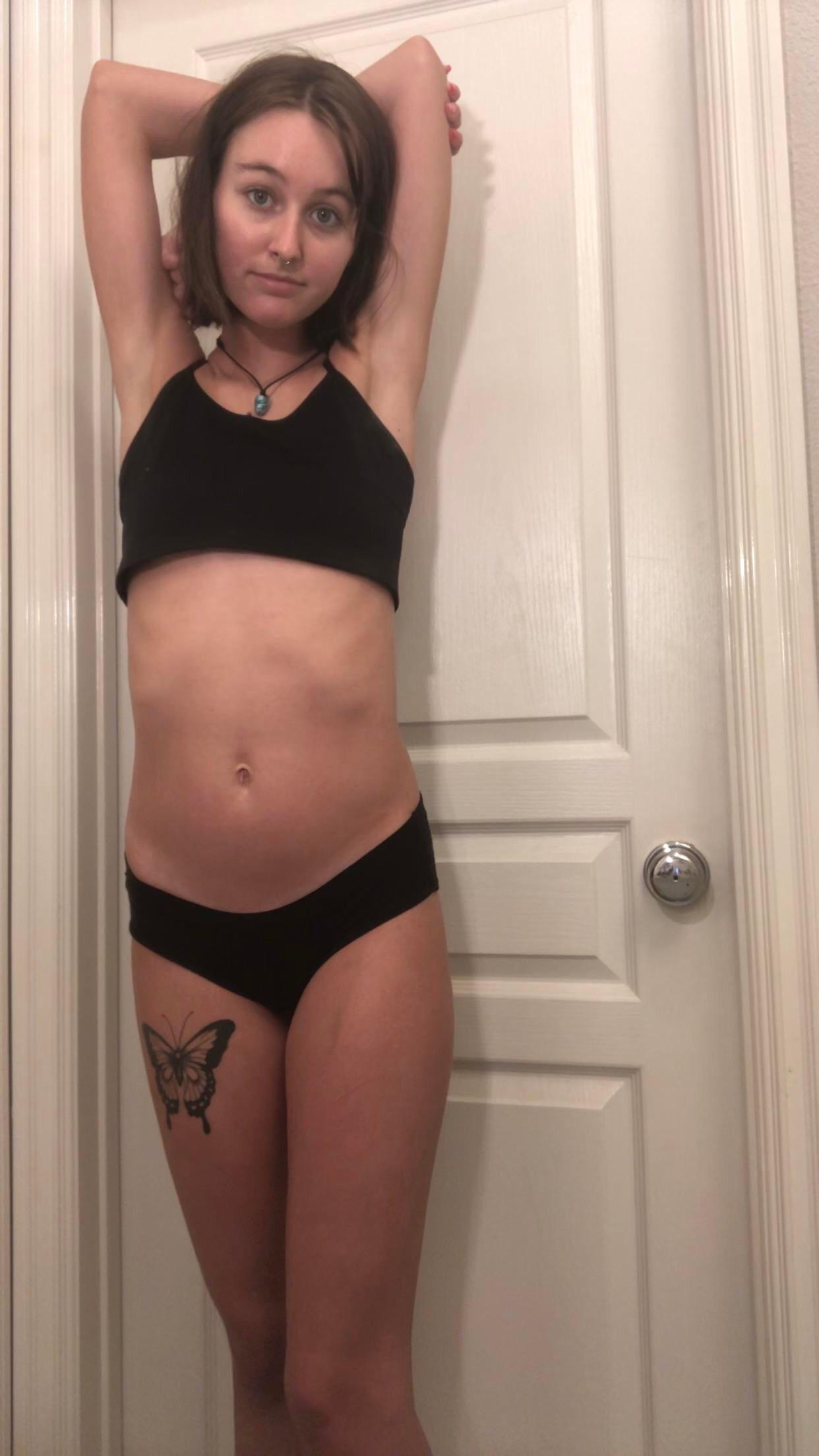 Do men actually like girls this small | Scrolller