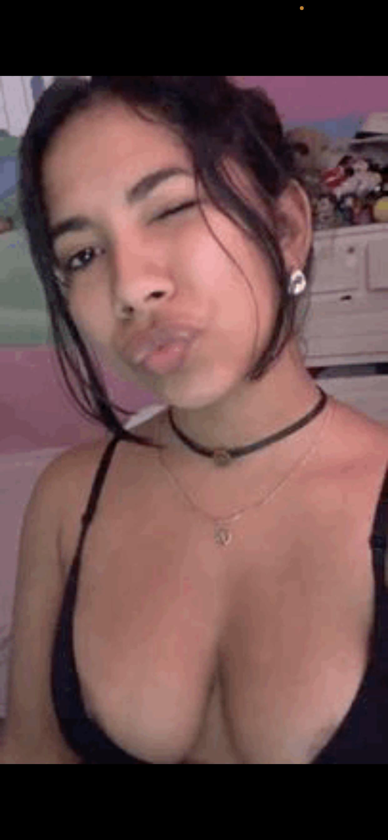 Do you like my choker? | Scrolller