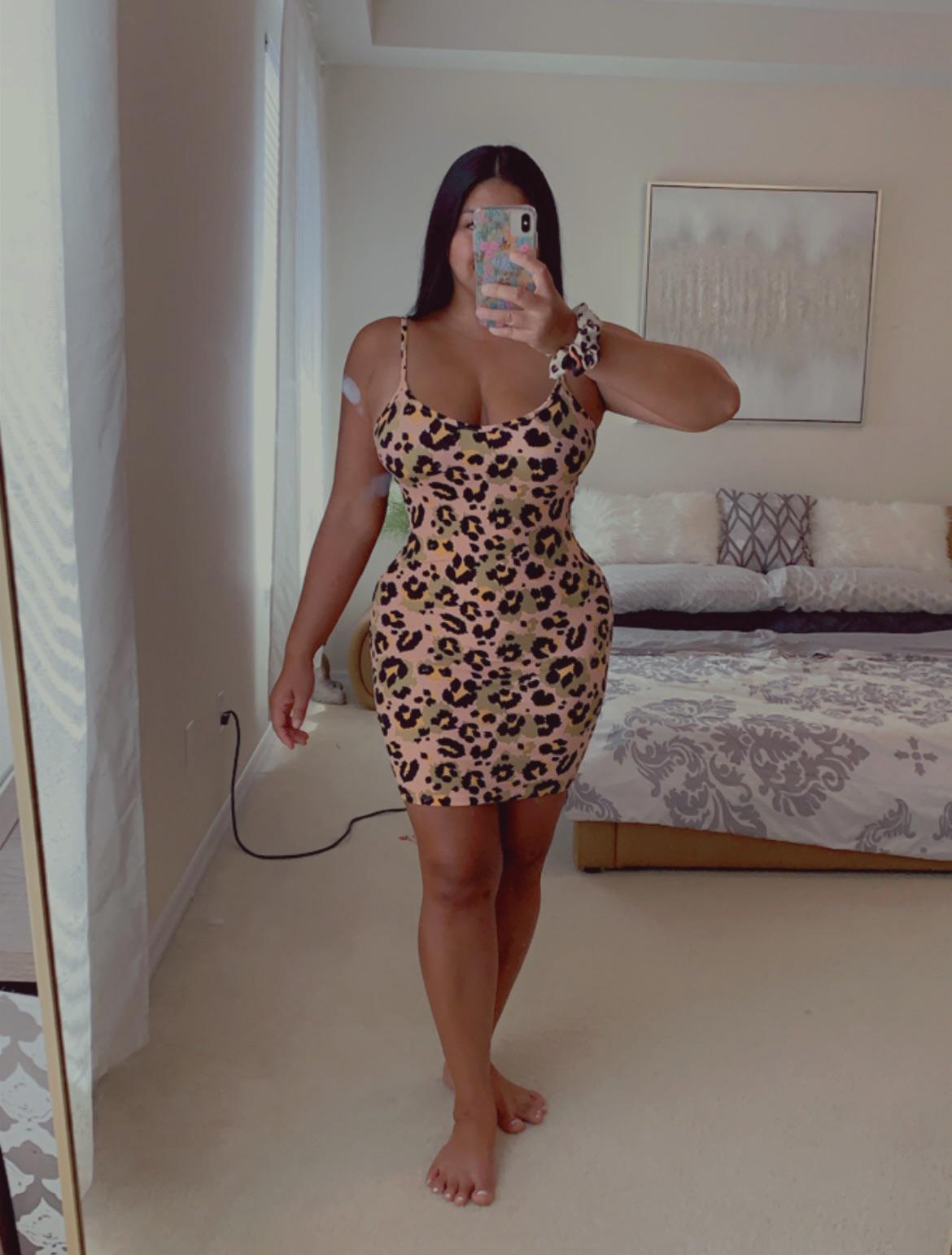 Do you like my curves?(F34) | Scrolller