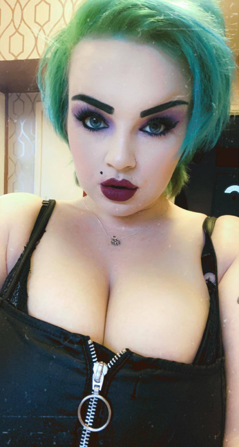 Do you like my new hair. | Scrolller