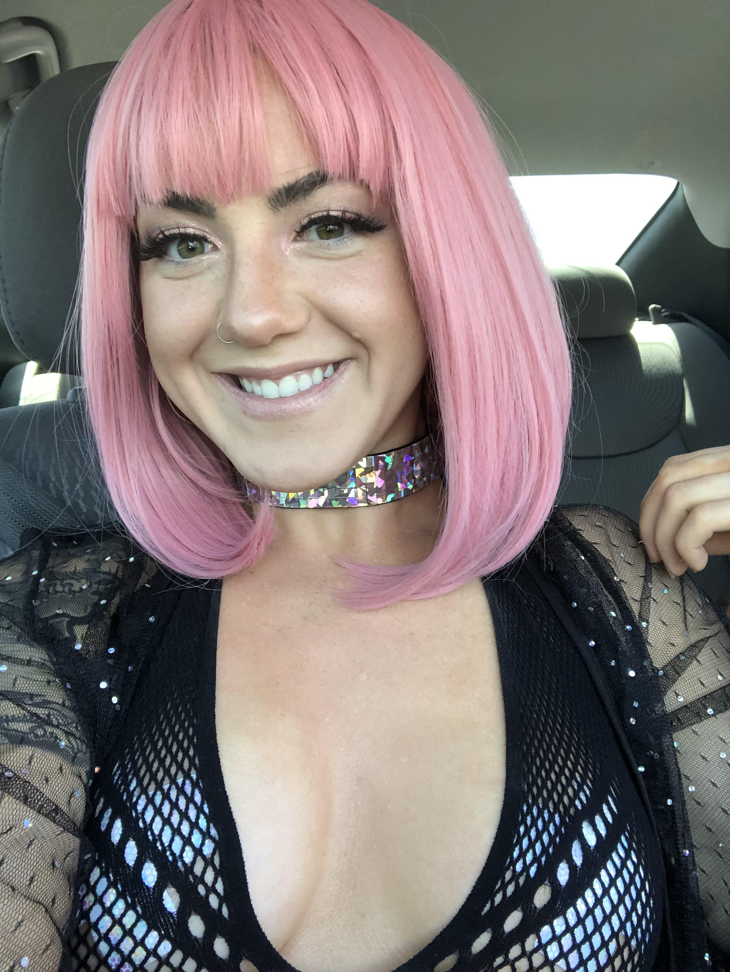 Do you like the pink hair? I do 🥰💕 | Scrolller