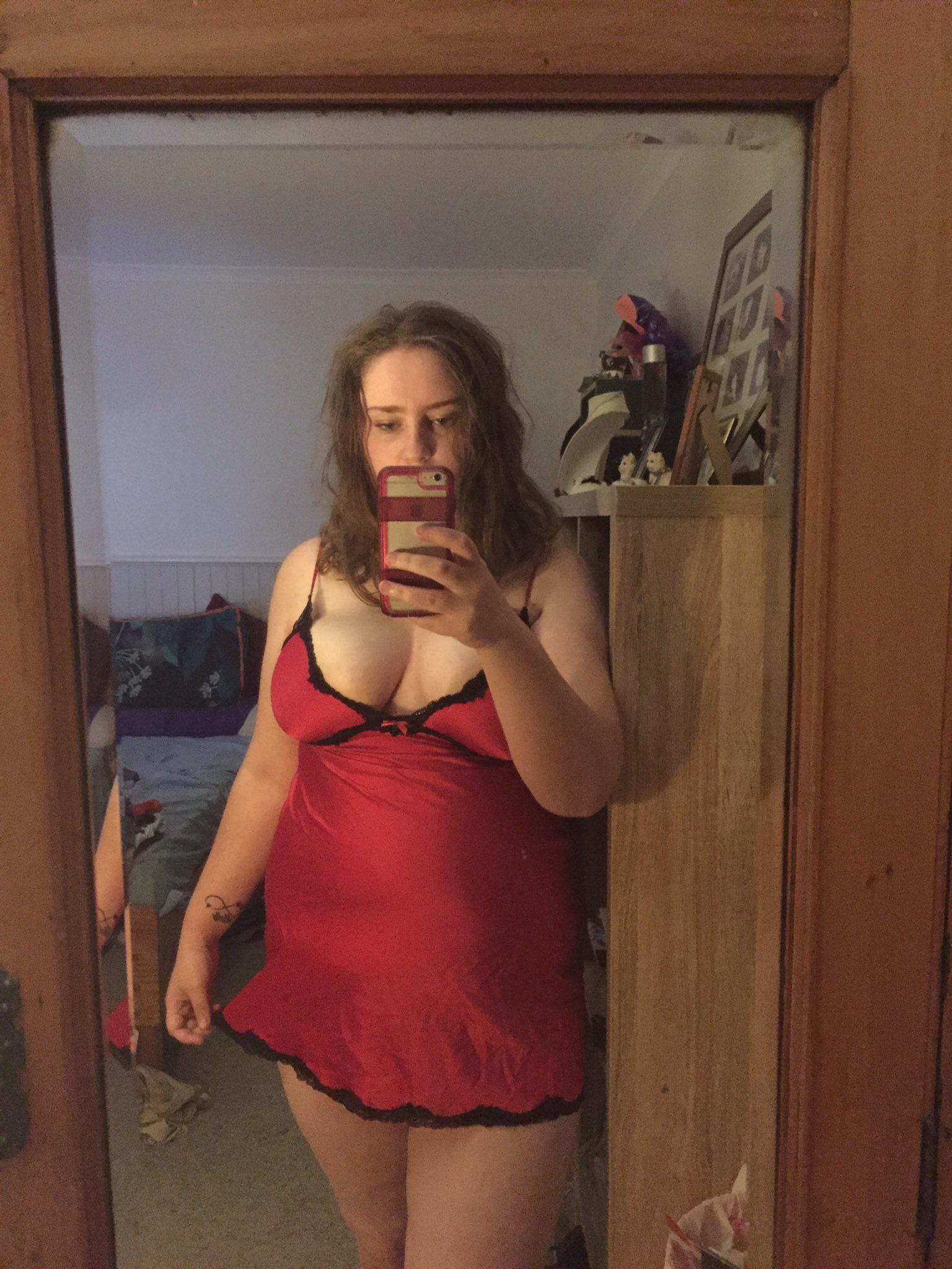 I think red suits me ;) | Scrolller