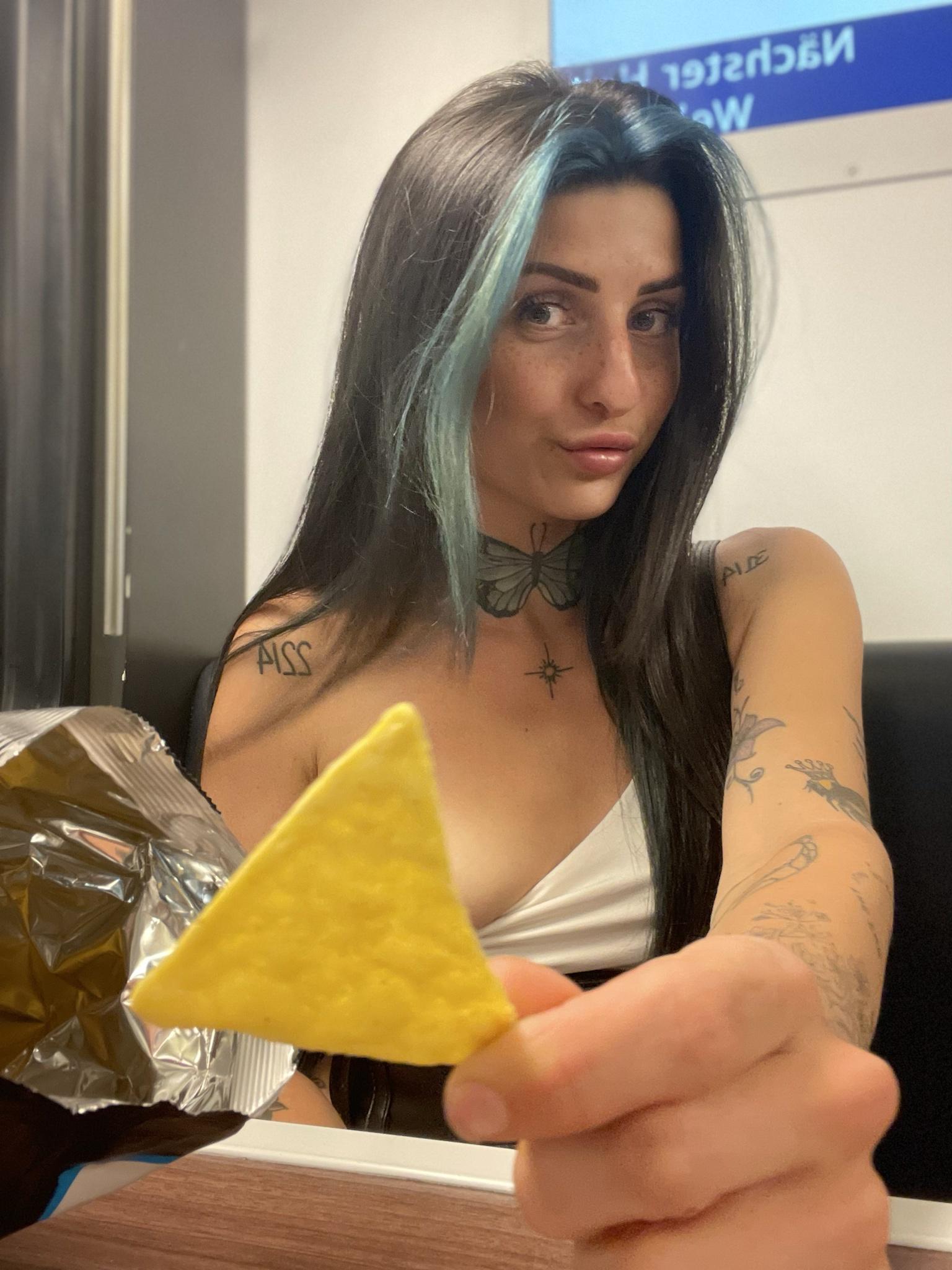 Do you Need a Snack ? Travel to Vienna | Scrolller