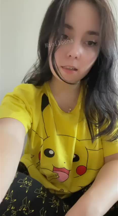 Do you wanna see my pokeballs? | Scrolller