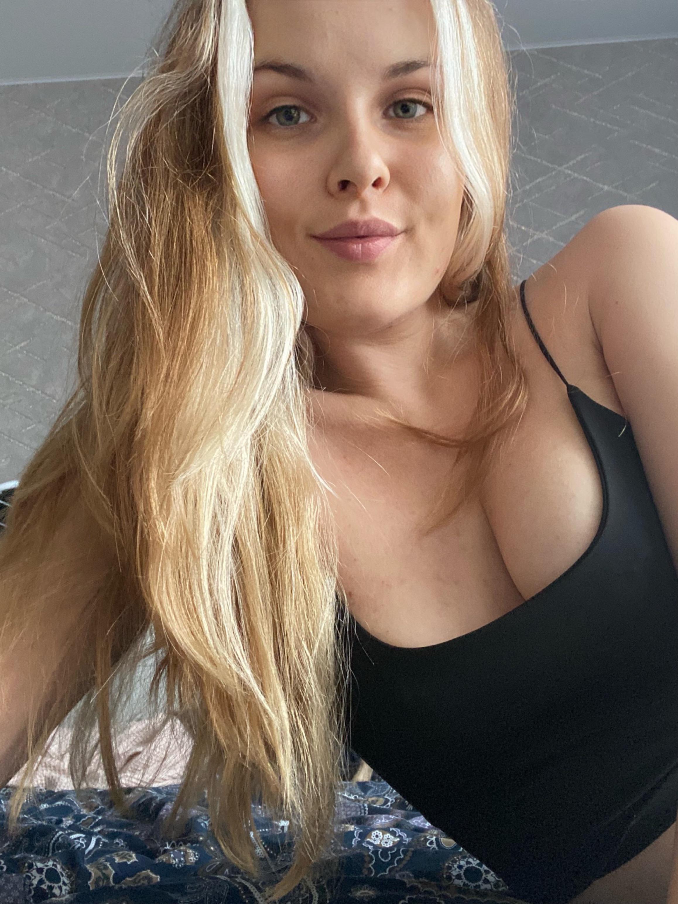 Do you want to touch me? | Scrolller