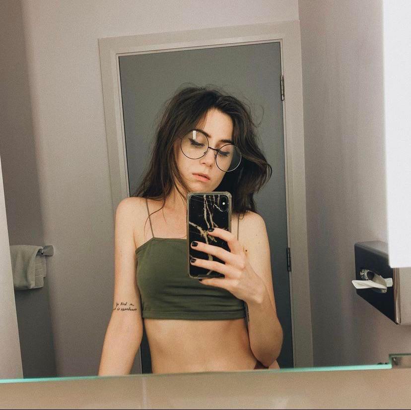 Dodie Clark is begging for it | Scrolller