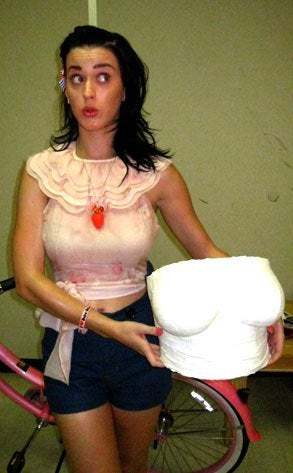 Does Anybody Else Wonder What Ever Happened to Her Plaster/Molding? | Scrolller