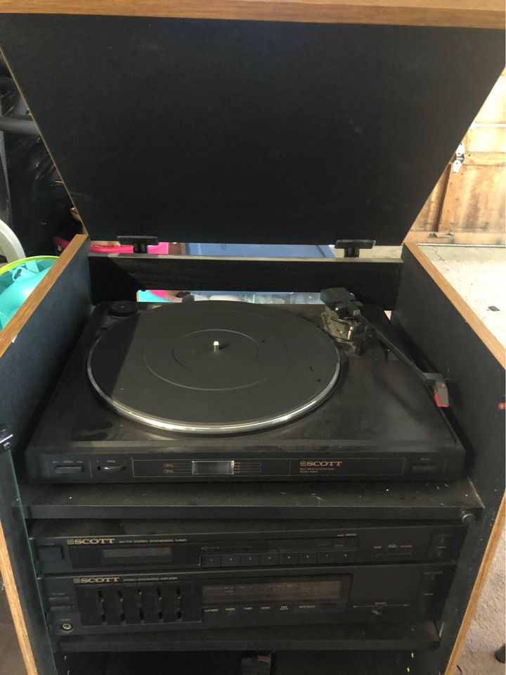 Does anyone know much about this H.H. Scott Turntable? | Scrolller