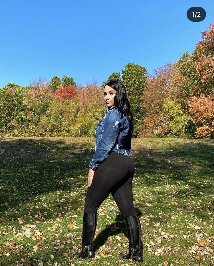 Does My Cousin Need Her Cheeks Clapped Scrolller