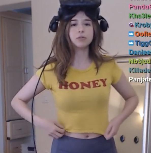 Doesn’t she have the most perfect belly button you’ve ever seen? | Scrolller